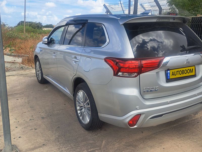 Buy the used Mitsubishi Outlander, 2020 in Rishon LeZion: silver 2020 ...