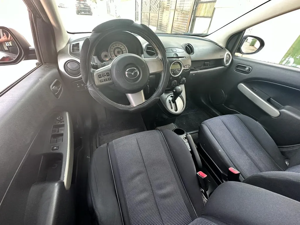 mazda 2 interior 2008