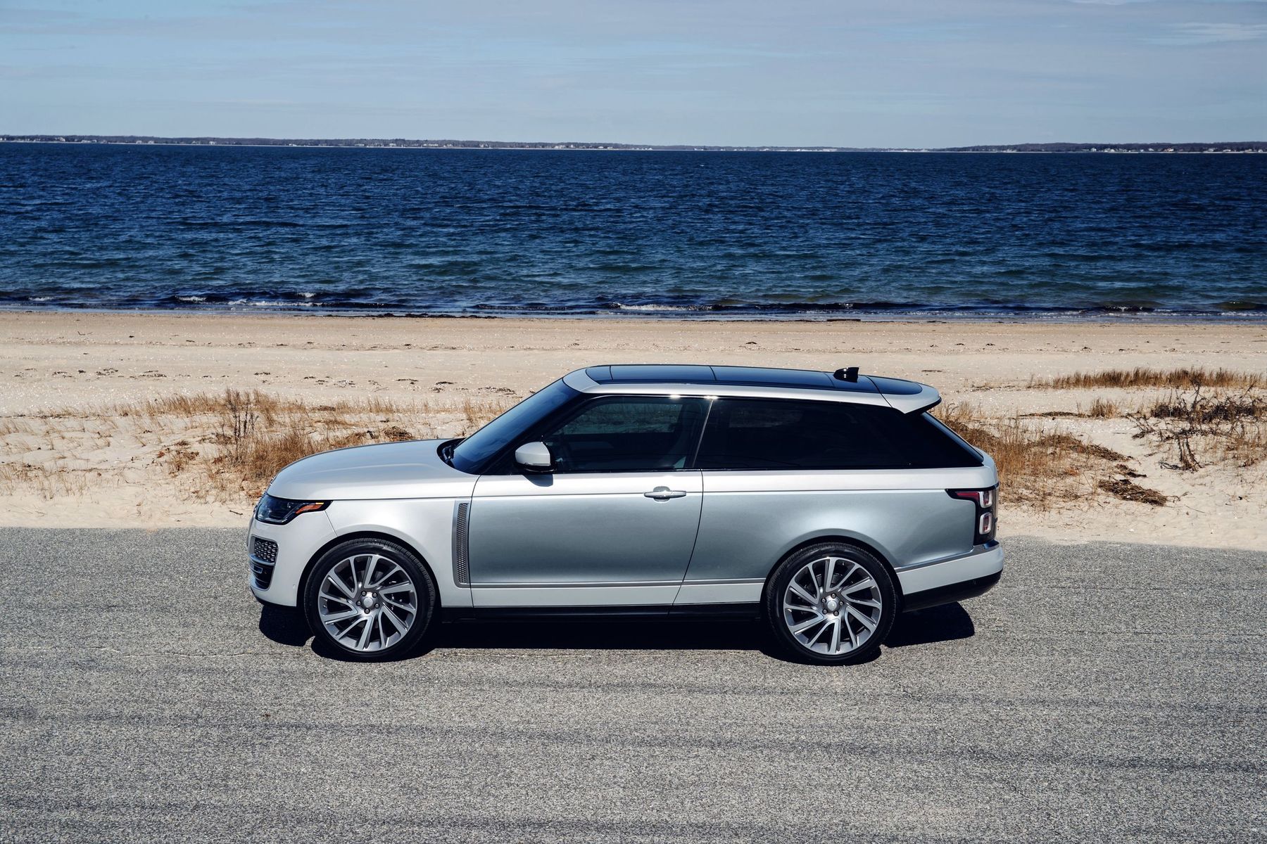 Land Rover Range Rover SUV 3-doors P565 5.0 AT gasoline | 565 hp 4x4 ...