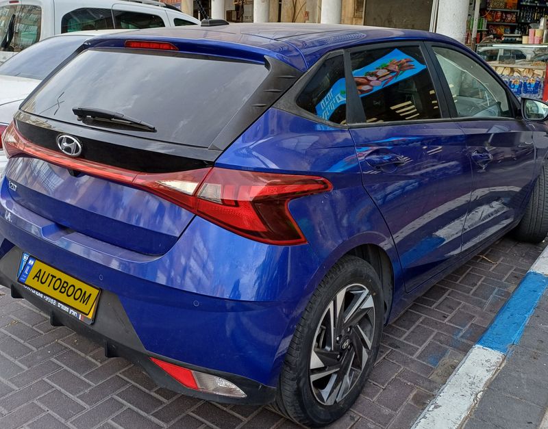 Buy the used Hyundai i20, 2022 in Israel: blue 2022 at a price of ₪ 80. ...
