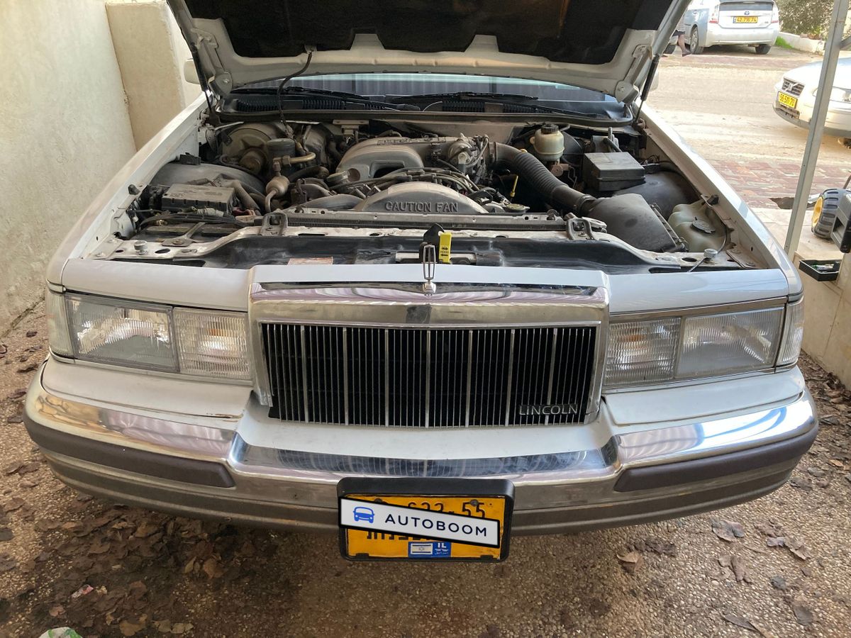 1990 Lincoln Town Car Engine