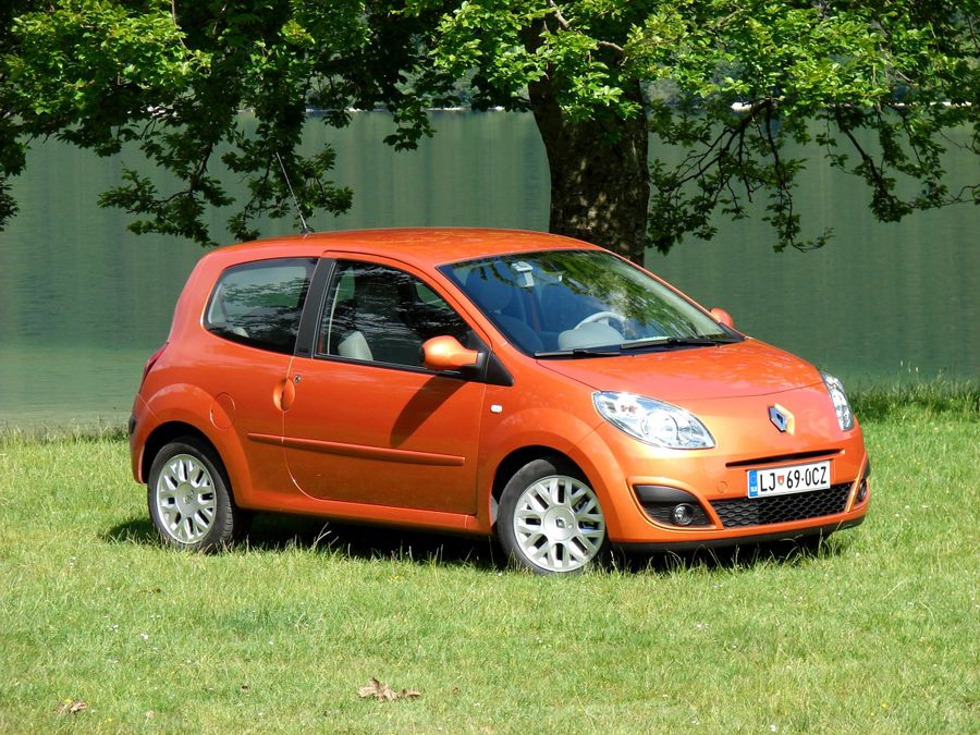 Renault Twingo. Mini dancer - AUTOBOOM