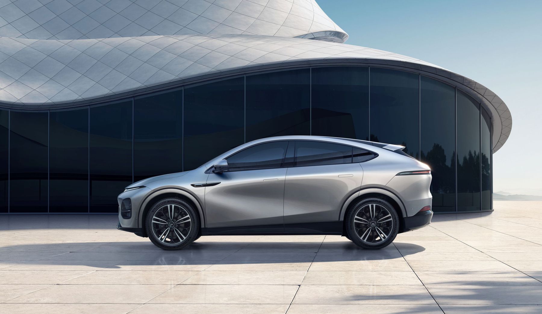 XPeng נכנסת לישראל עם הדגמים החשמליים הבכירים: לארץ יגיעו הסדאן ה"חכם" XPeng P7 ו"אלוף הטעינה ...