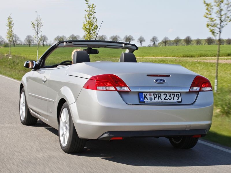 Ford Focus cabrio 2.0 MT gasoline | 145 hp fwd type of drive | 2 ...