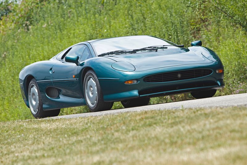 Jaguar XJ220 - generations, types of execution and years of manufacture ...
