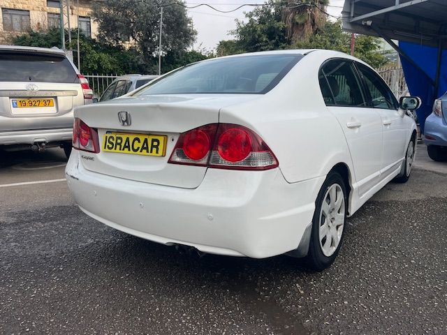 Buy the used Honda Civic, 2009 in Haifa: white 2009 at a price of ₪ 17. ...