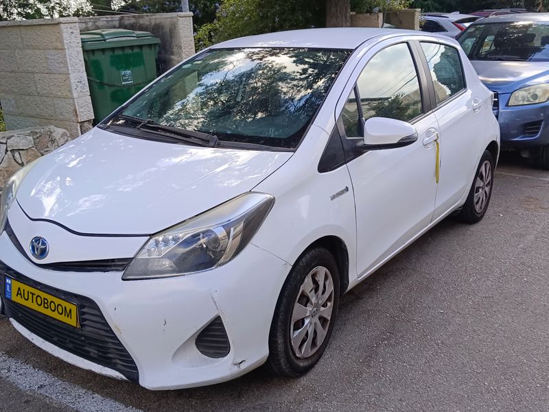 Buy the used Toyota Yaris, 2013 in Haifa: white 2013 at a price of ₪ 38 ...