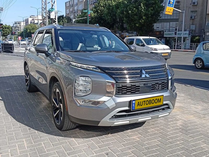 Buy the used Mitsubishi Outlander, 2023 in Rishon LeZion: grey 2023 at ...
