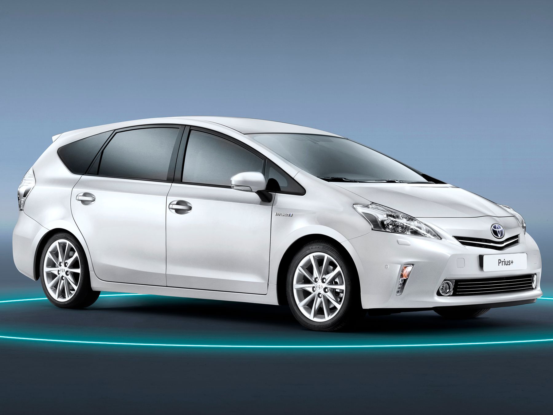 Toyota Prius +. Bigger and more versatile - AUTOBOOM