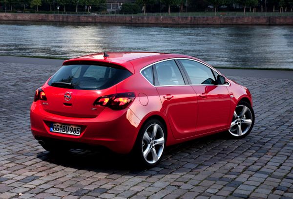 Opel Astra hatchback 5-door 1.6 AT gasoline | 115 hp fwd type of drive ...