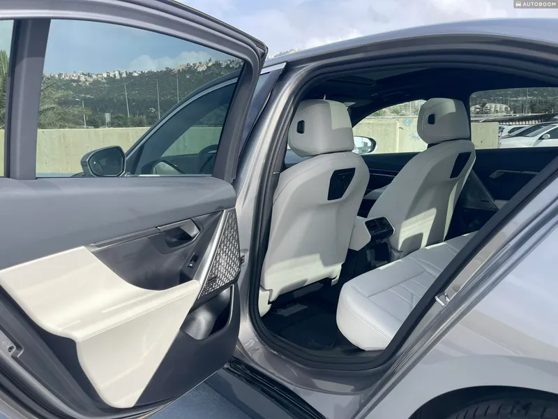 Selling BMW i5, 2024 in Haifa: 81.2 kWh eDrive40 (340 hp) hp, automatic ...